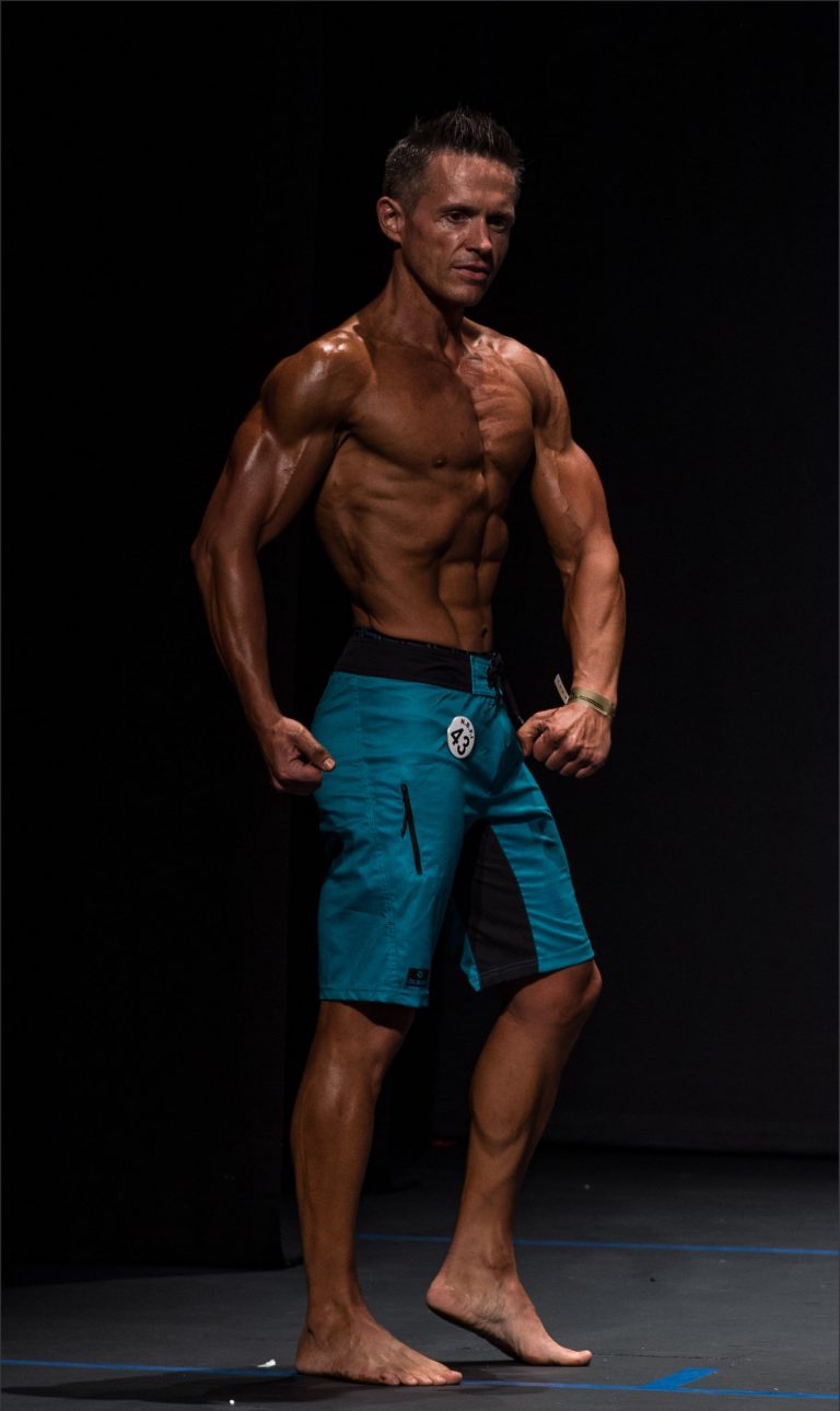 From Obese IT Specialist to Men’s Physique Medalist - Don't Eat for Winter